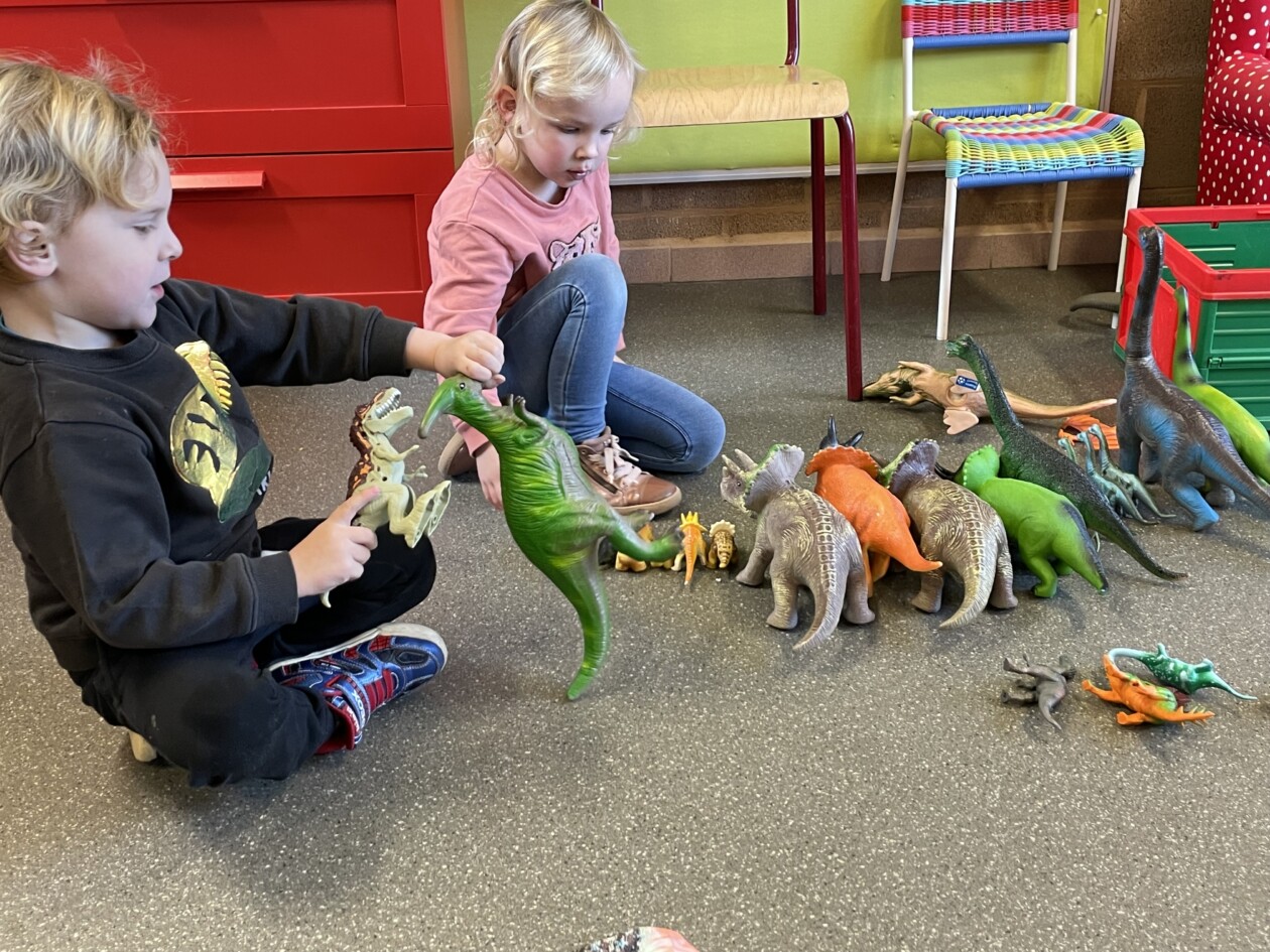 2KA Bij de dino's - vbslochristi